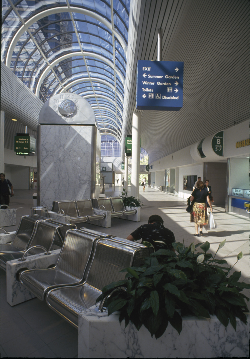 Perth City Busport buildings and walkways - JPG 318.9 KB
