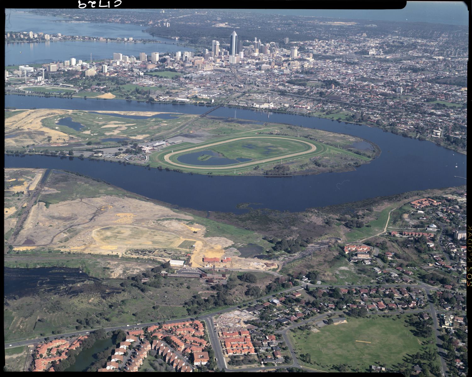Aerial photographs of Peninsula Road Maylands 21 June 1989 - JPG 773.2 KB