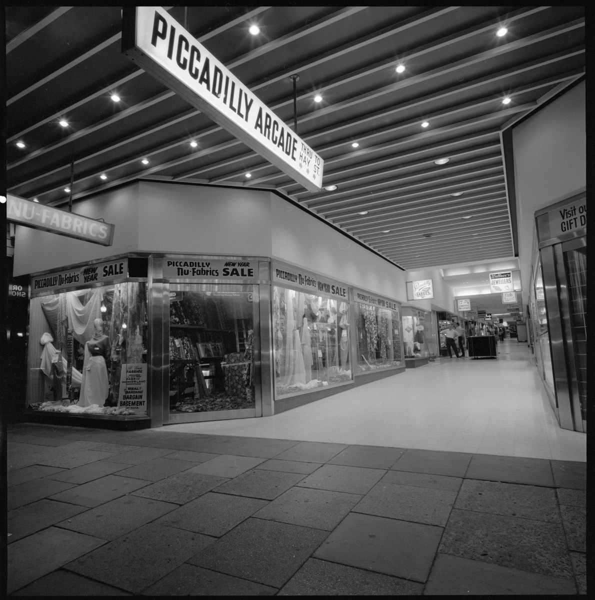 Lighting in City and Picadilly Arcades Perth - JPG 330.9 KB
