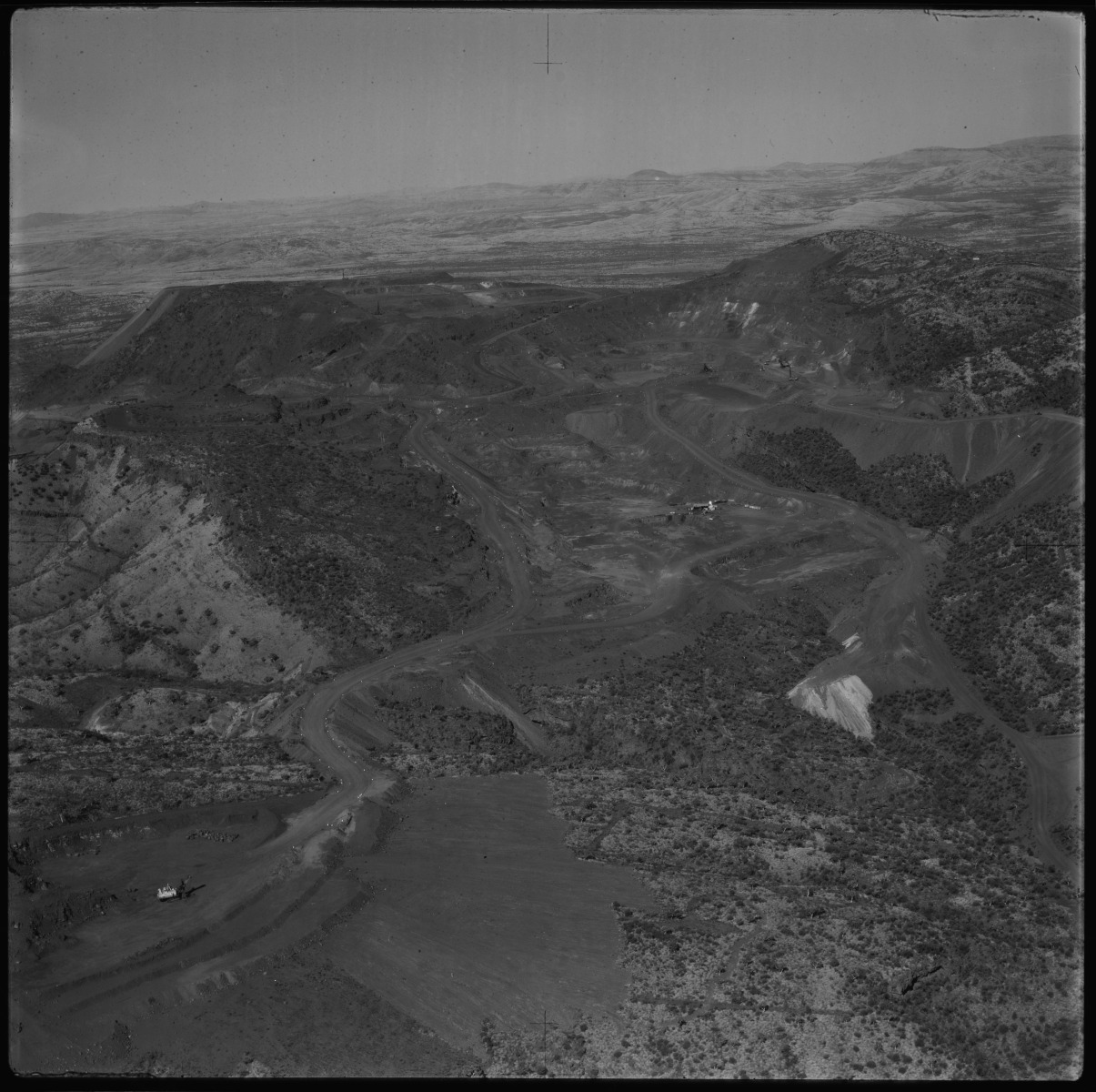 Aerial photographs of the iron mine at Mt Tom Price 5 June 1974 - JPG ...