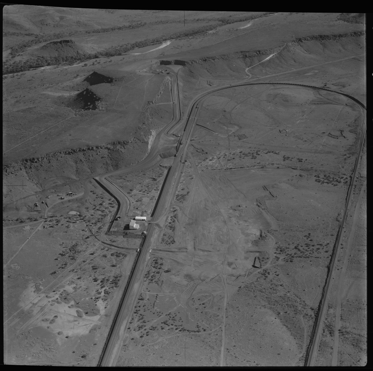 Aerial photographs of Pannawonica iron mine 20 May 1976 - JPG 373.2 KB