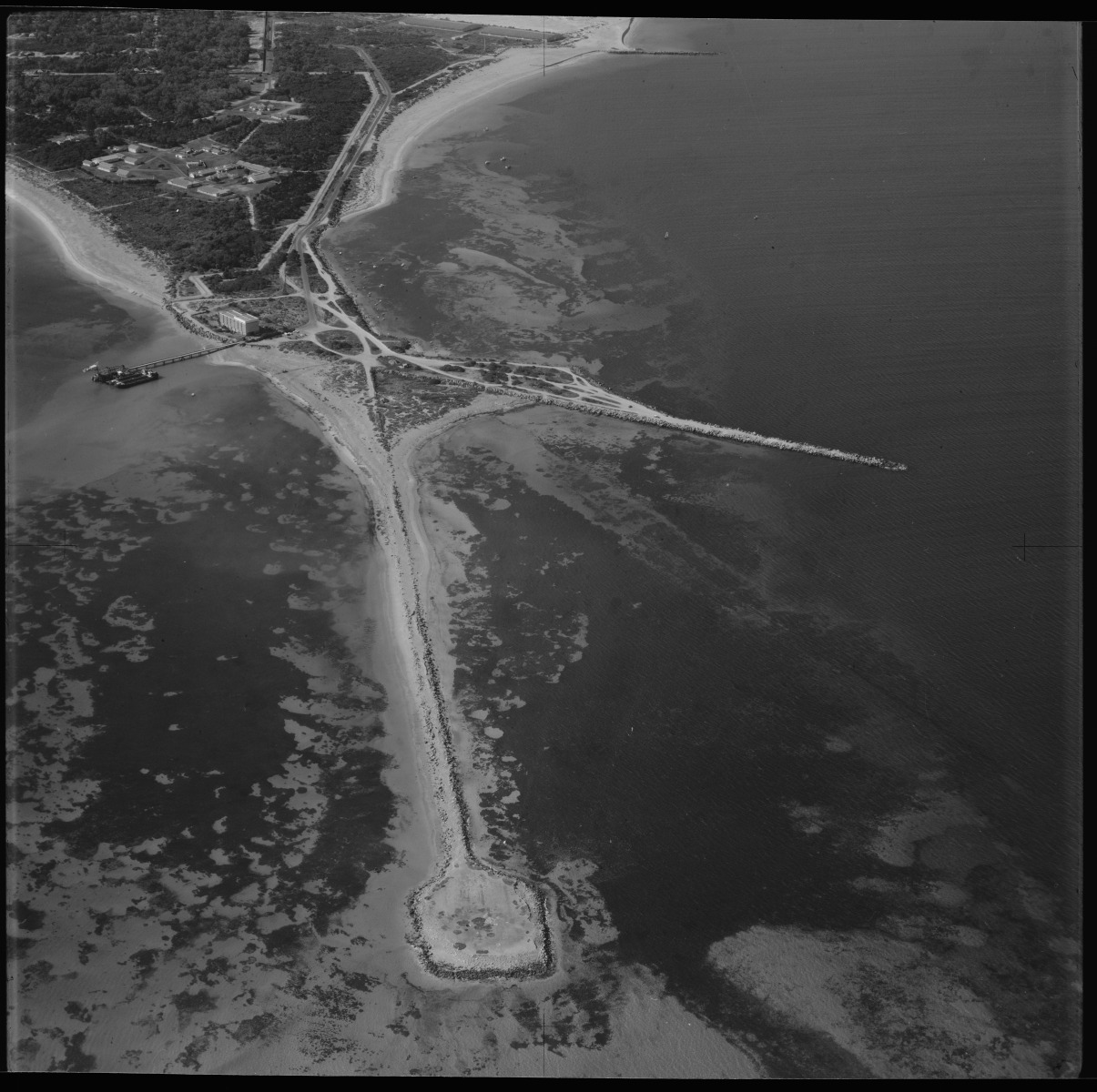 Aerial photographs of Woodman Point 15 July 1977 - JPG 314.0 KB