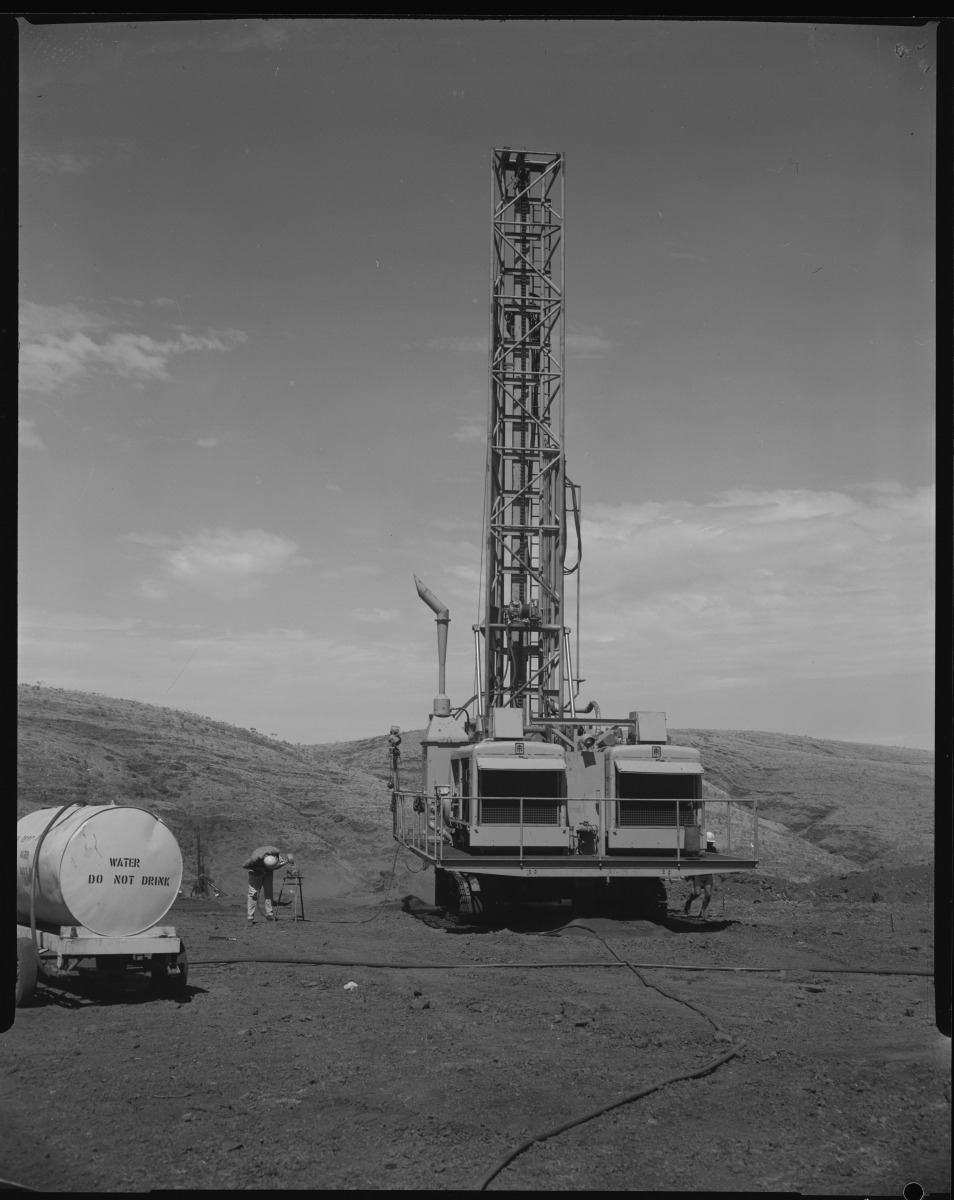 Construction of the iron mine at Mt Tom Price 1 March 1966 - JPG 195.8 KB
