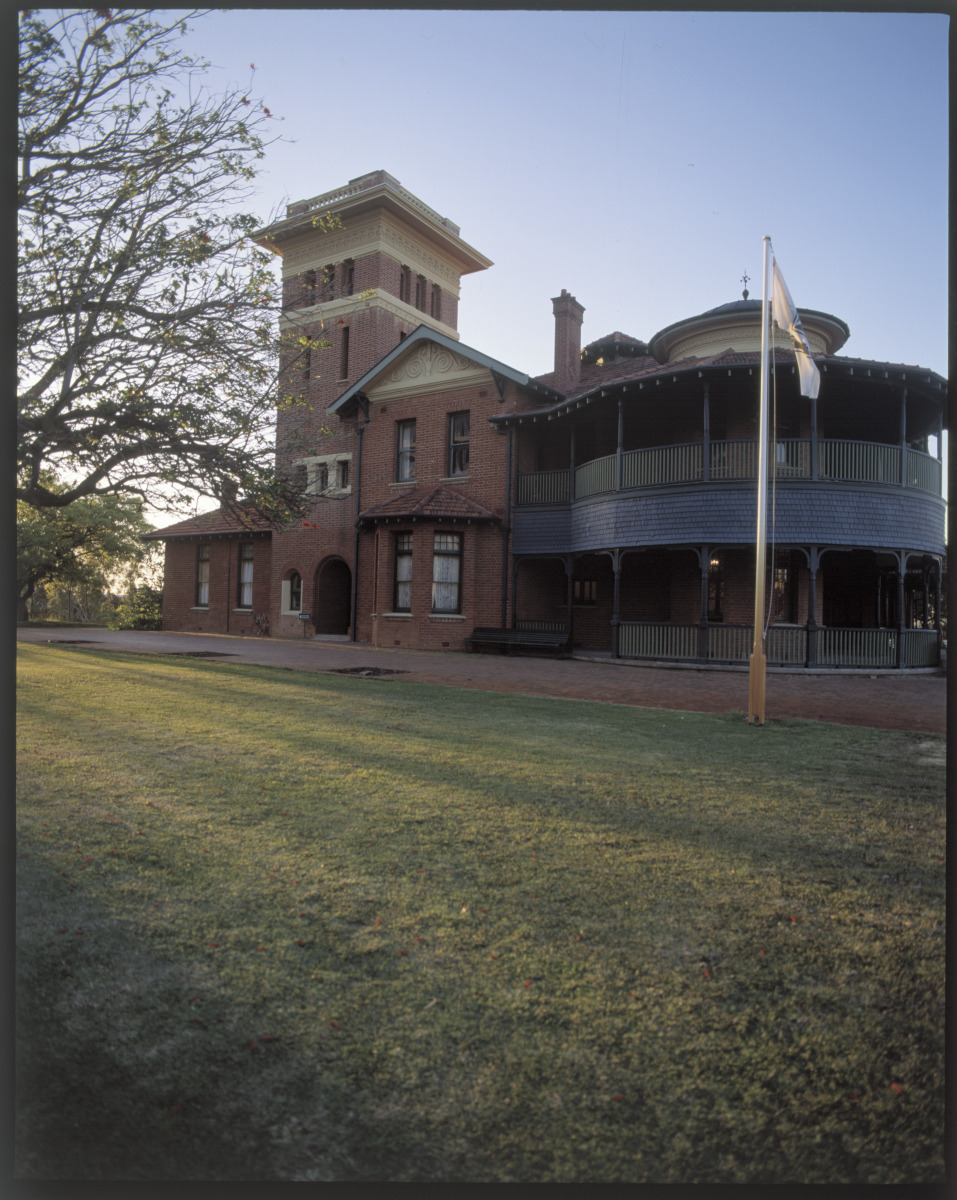 Exterior of old Observatory, West Perth - JPG 367.1 KB