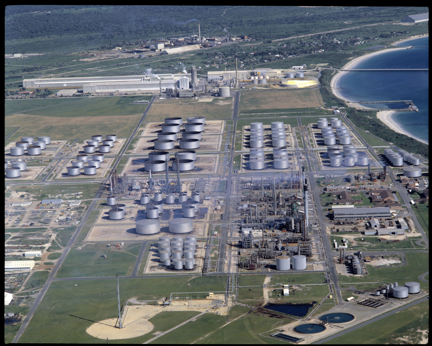 Aerial photographs of BP Oil Refinery, Kwinana - JPG 723.7 KB