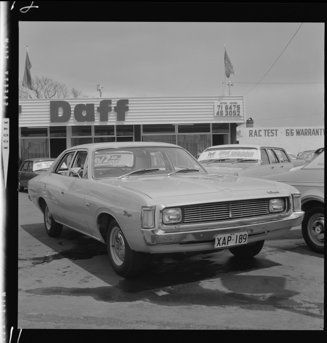 Arthur Daff Motors car yard - JPG 241.8 KB