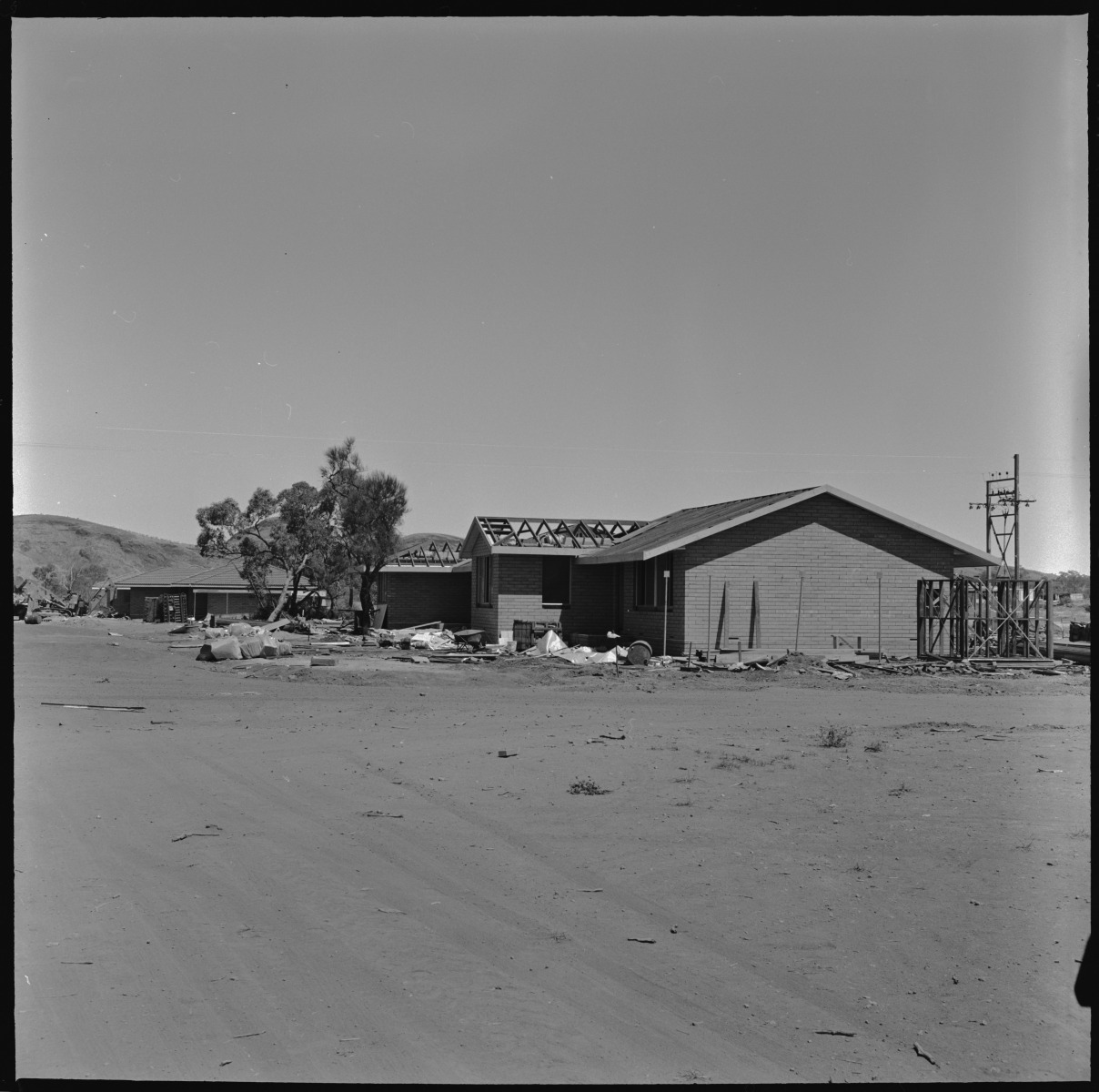 Tom Price under construction 15 Oct. 1966 - JPG 241.3 KB