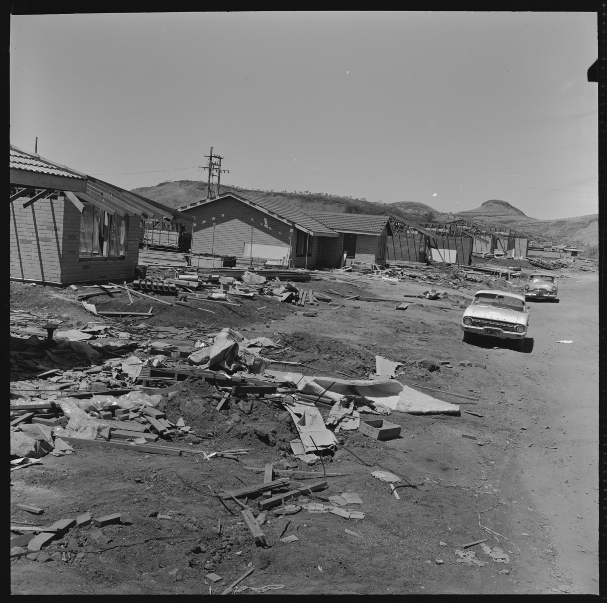 Tom Price under construction 15 Oct. 1966 - JPG 367.3 KB