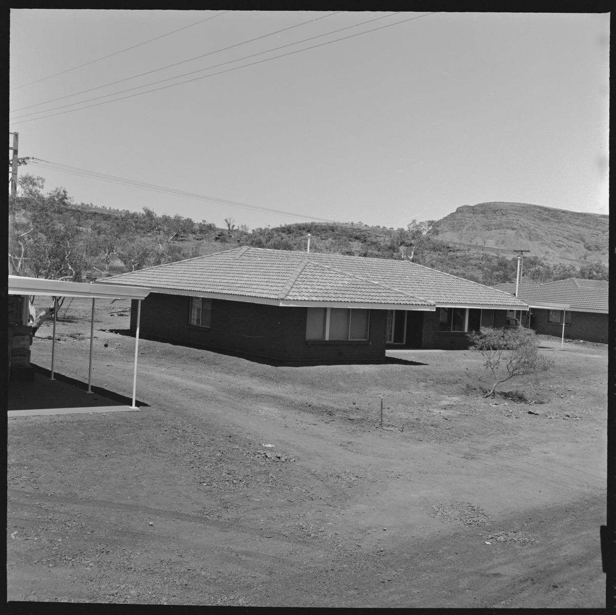 Tom Price under construction 15 Oct. 1966 - JPG 352.7 KB