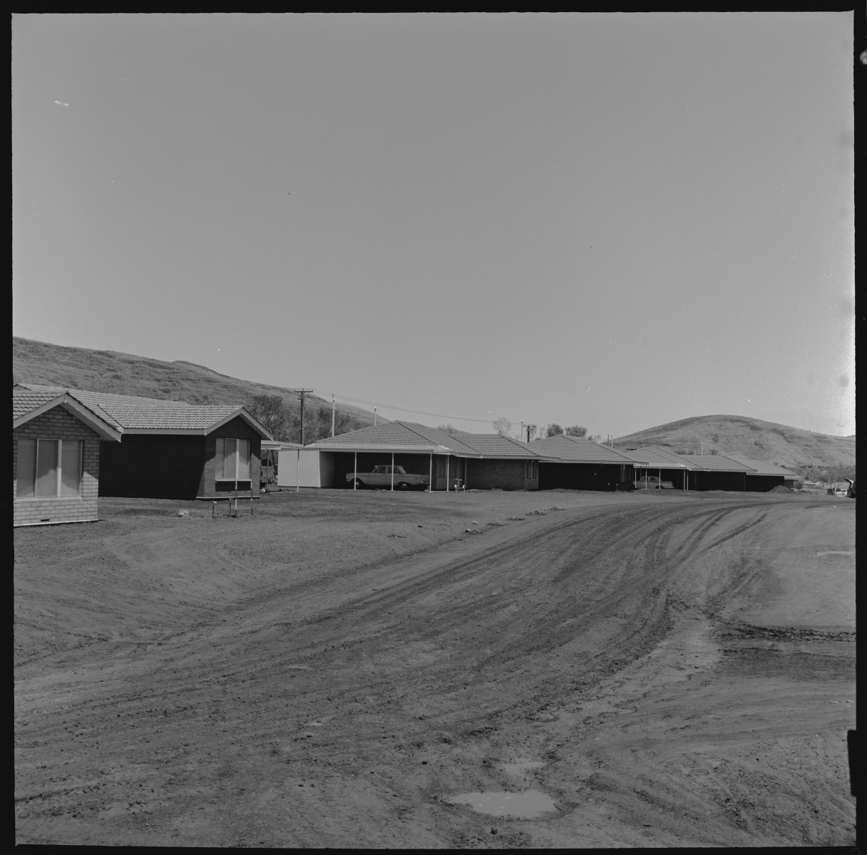 Tom Price under construction 15 Oct. 1966 - JPG 263.9 KB