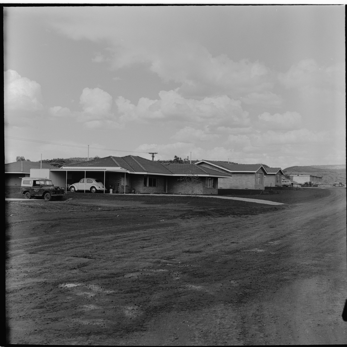 Tom Price under construction 12 Nov. 1966 - JPG 290.2 KB