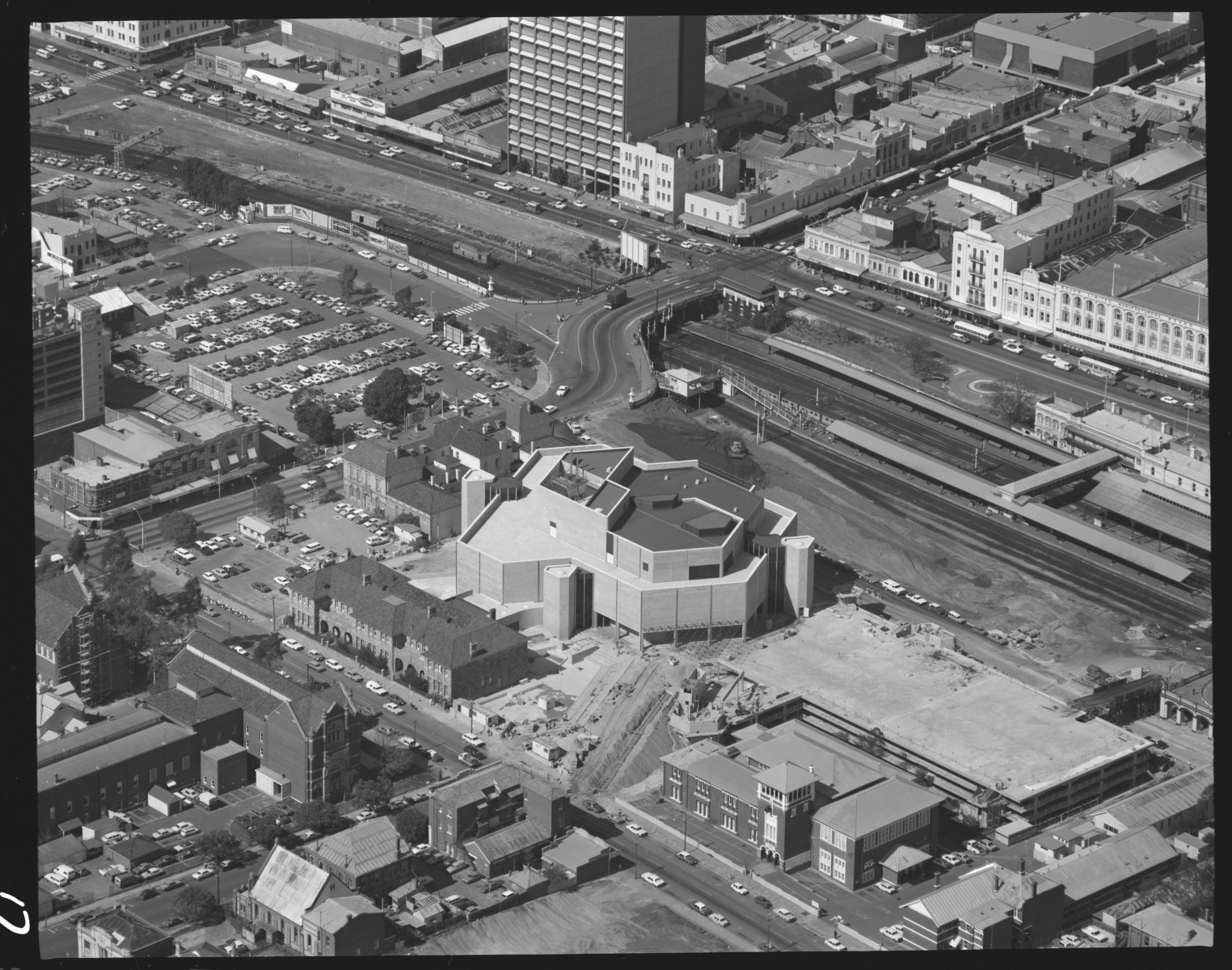 Aerial views of central Perth - JPG 535.7 KB