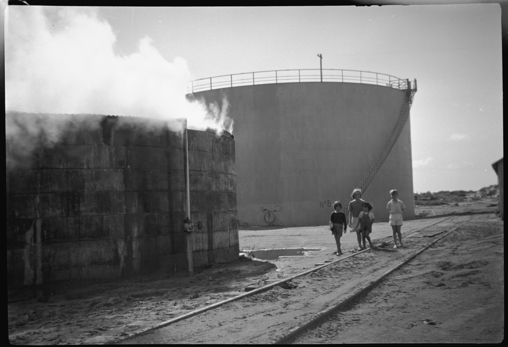 Whaling Station at Babbage Island, Carnarvon - JPG 384.7 KB