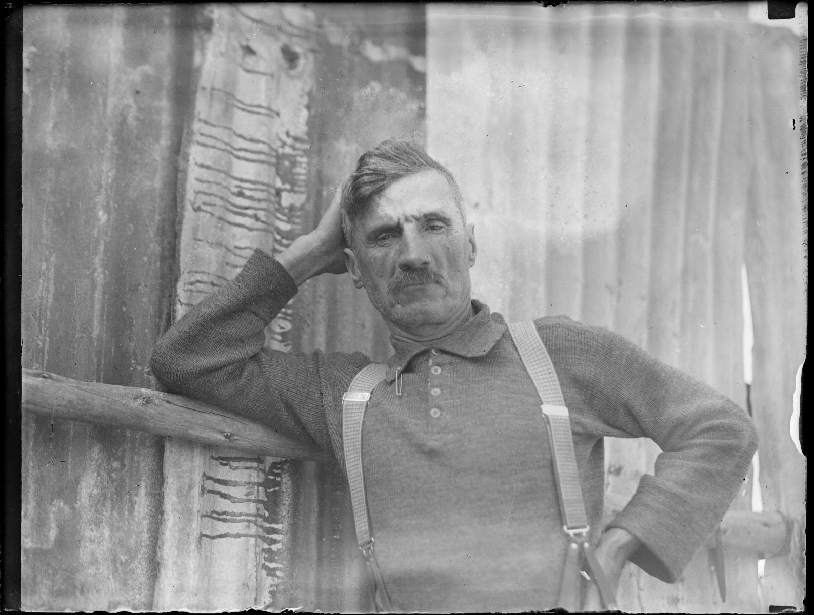 Murder and mayhem in Palmyra : Robert Hall wounds a family and then ...