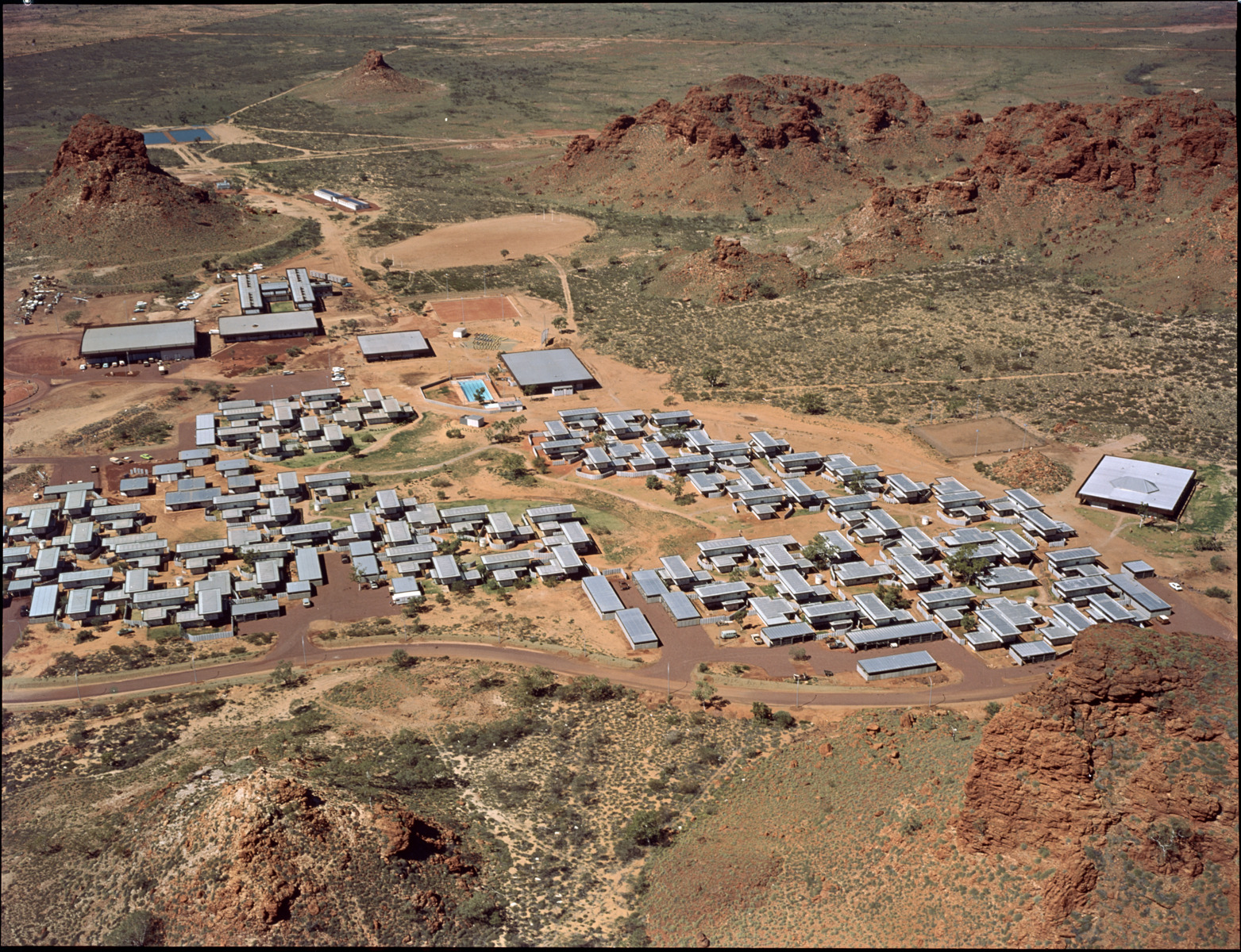 Aerial photographs of Shay Gap 16 Aug. 1973 - JPG 961.4 KB