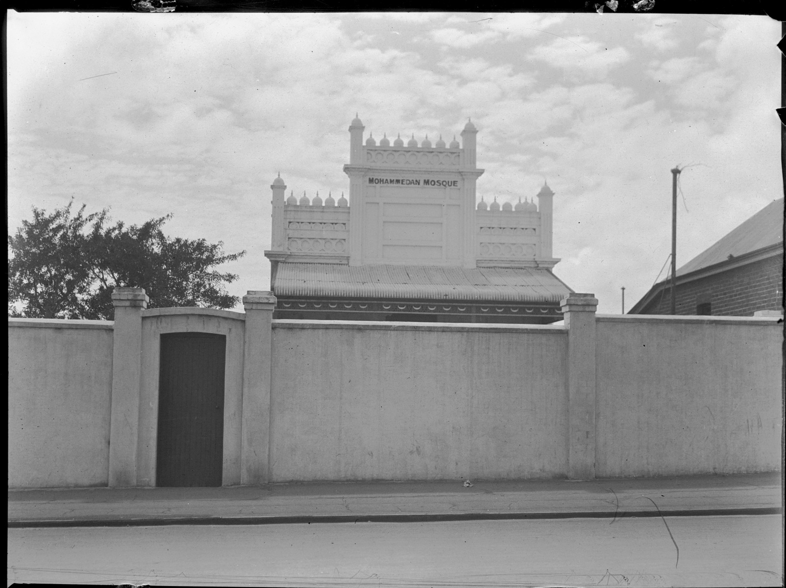 Mohammedan Mosque in William Street, Perth - JPG 397.3 KB