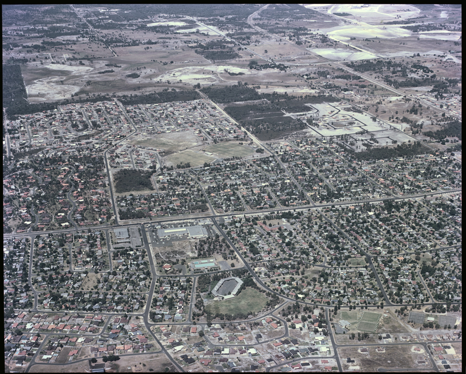 Aerial photographs of Thornlie 4 Feb. 1977 - JPG 864.1 KB