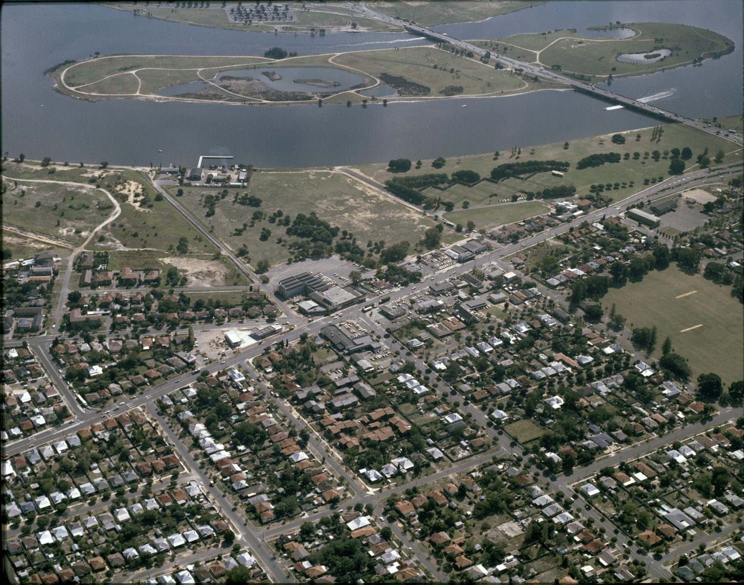 Aerial photographs of the area surrounding the junction of Mill Point ...