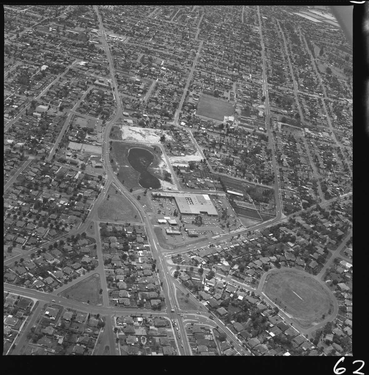 Aerial photographs of Dog Swamp Shopping Centre - JPG 508.8 KB