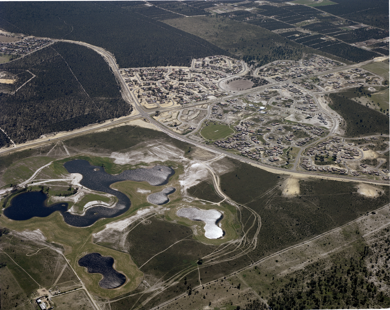 Aerial photographs of Ballajura and Emu Lake 31 Aug. 1981 - JPG 883.7 KB