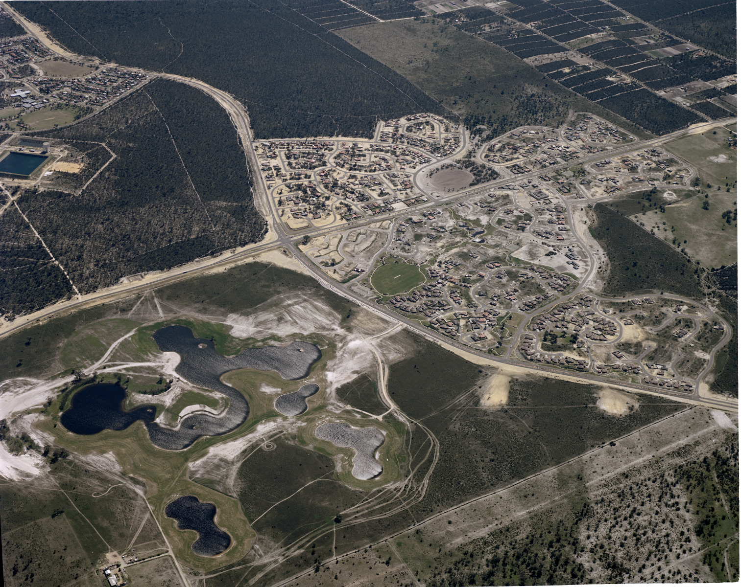 Aerial photographs of Ballajura and Emu Lake 31 Aug. 1981 - JPG 912.5 KB