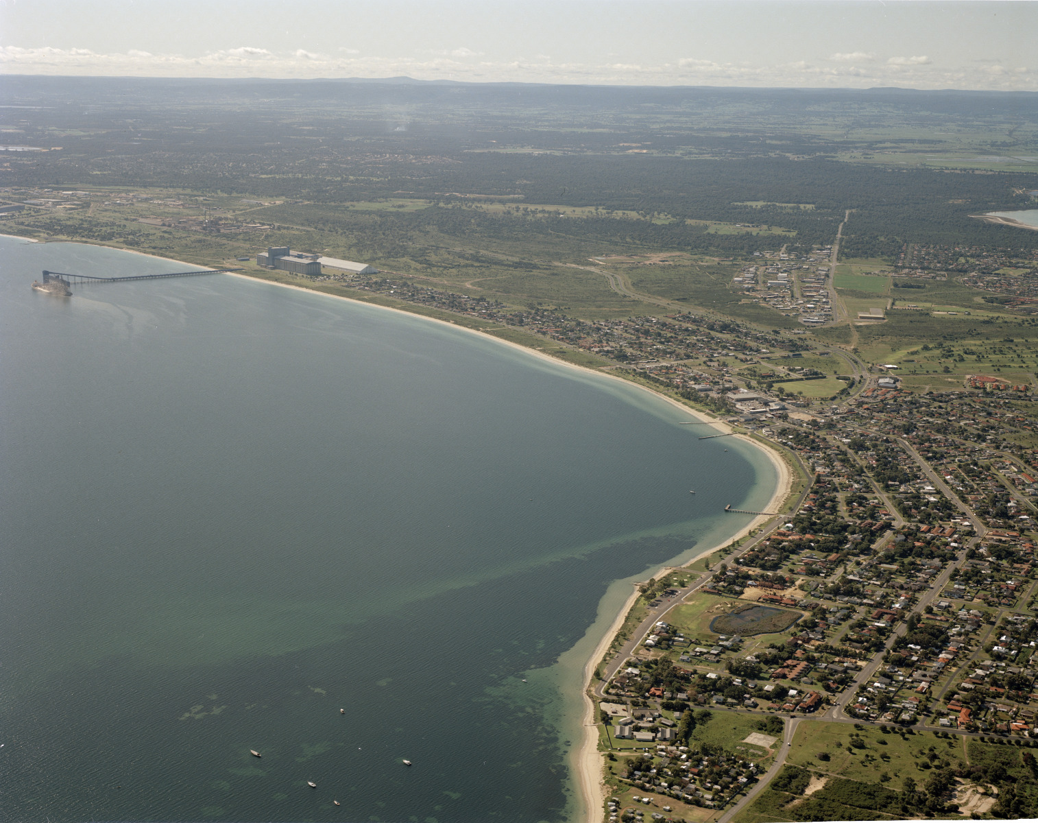 Aerial photograph of Rockingham 14 Aug. 1985 - JPG 636.5 KB