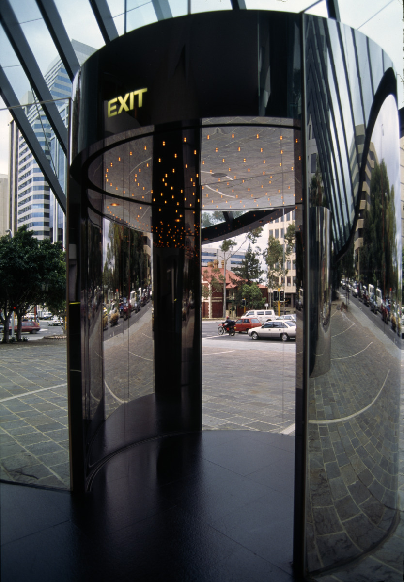 QV1 building, 250 St. George's Terrace - JPG 282.9 KB