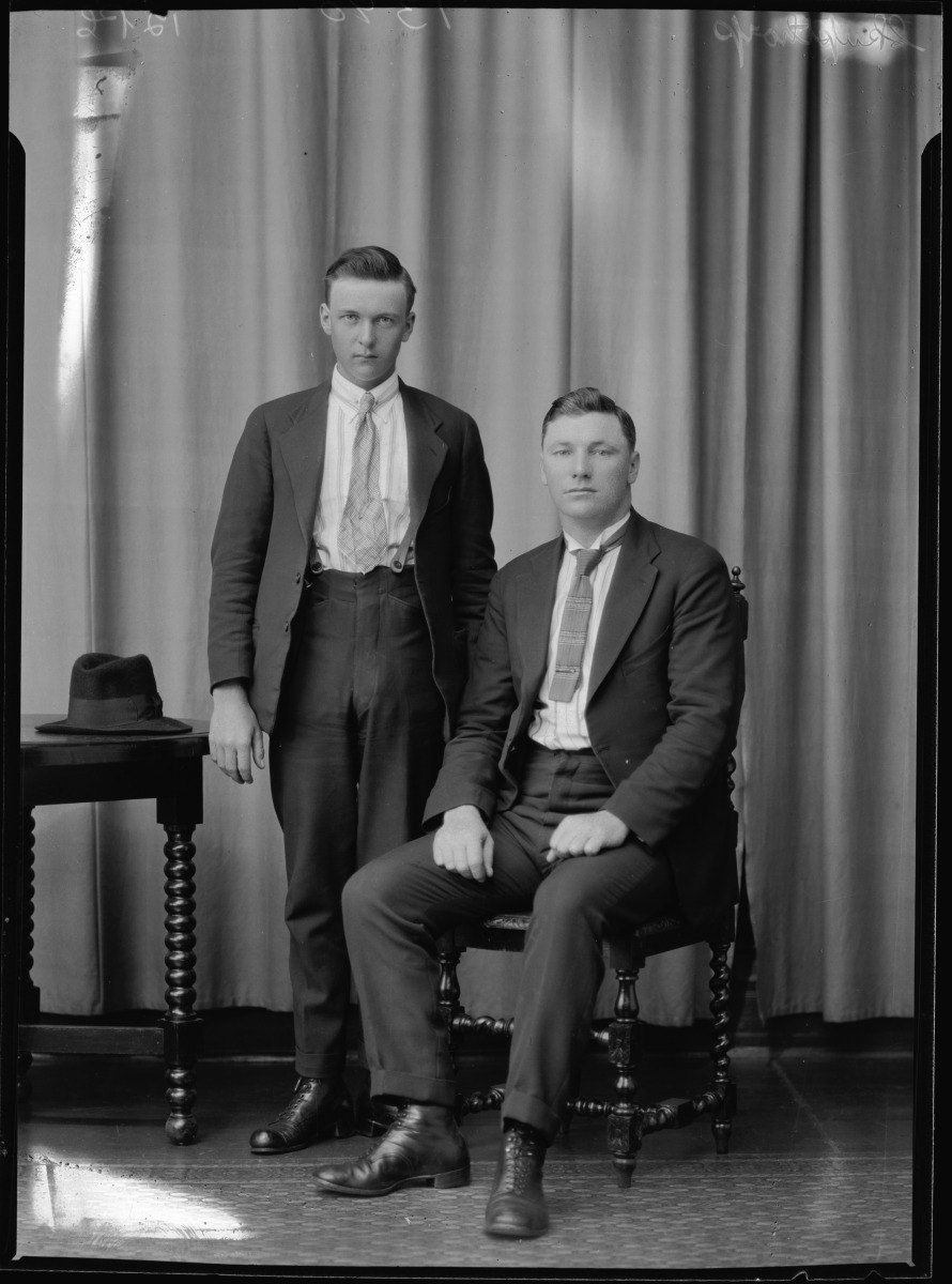Studio portrait of members of the Skupthorp or Skuthorpe family ...