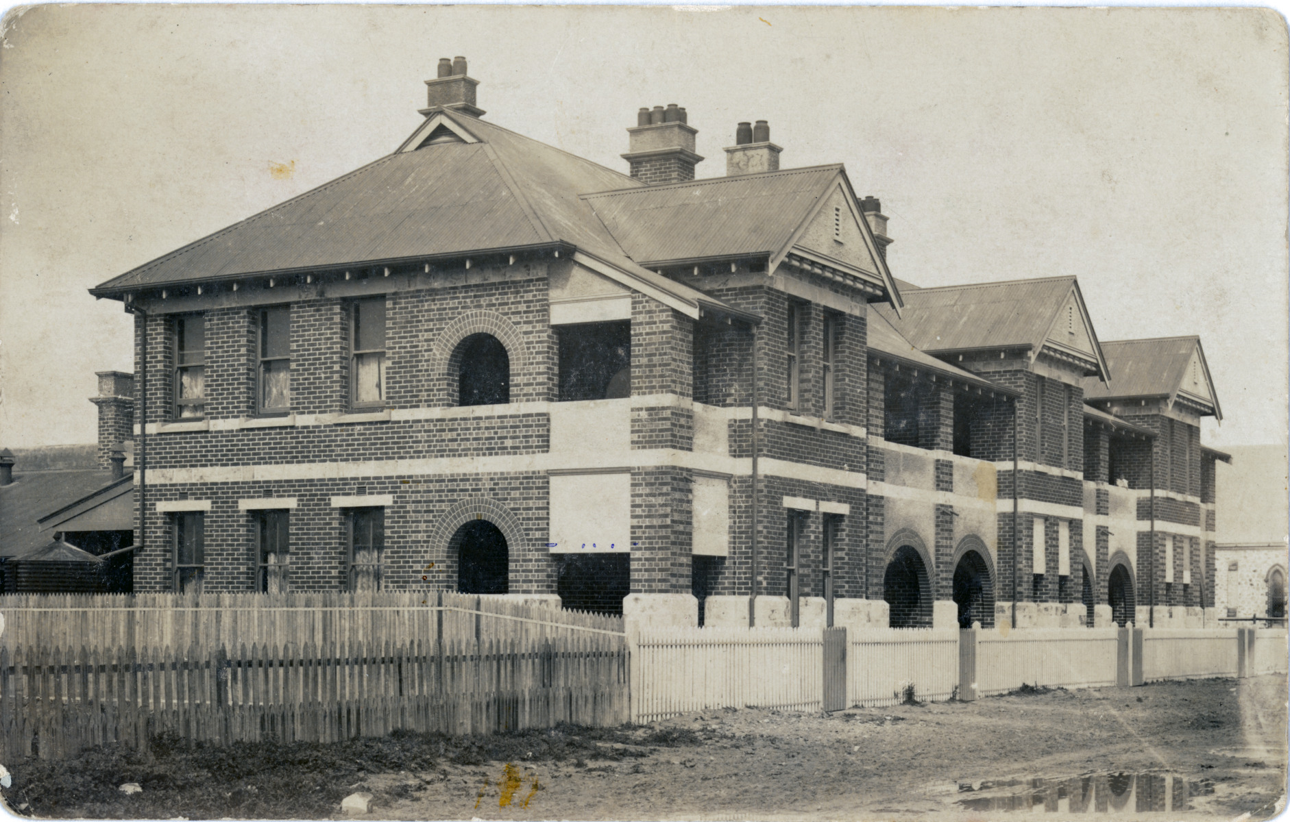 Geraldton Police Quarters - JPG 702.7 KB