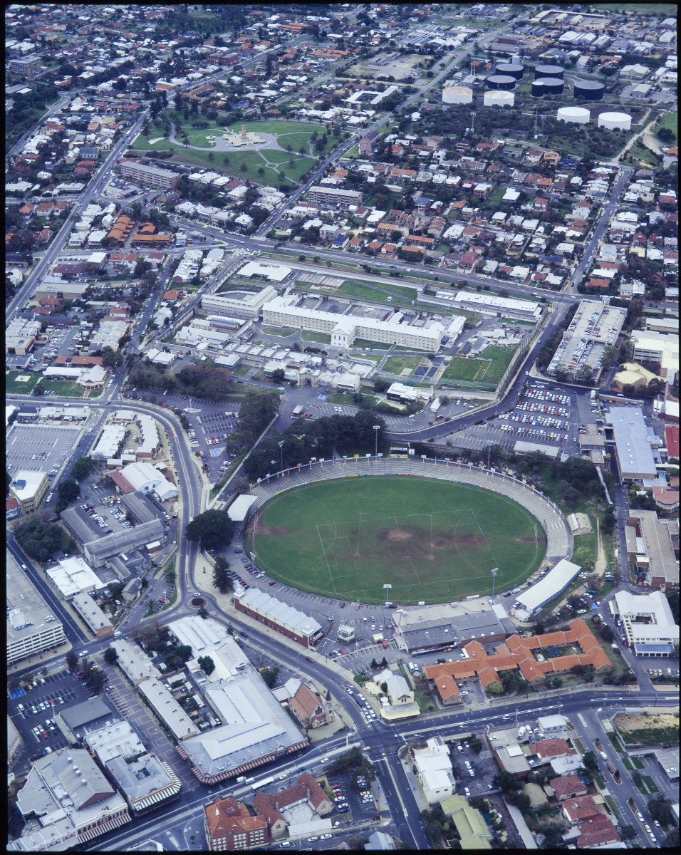 Aerial photograph of Fremantle Oval and surrounding parts of Fremantle ...