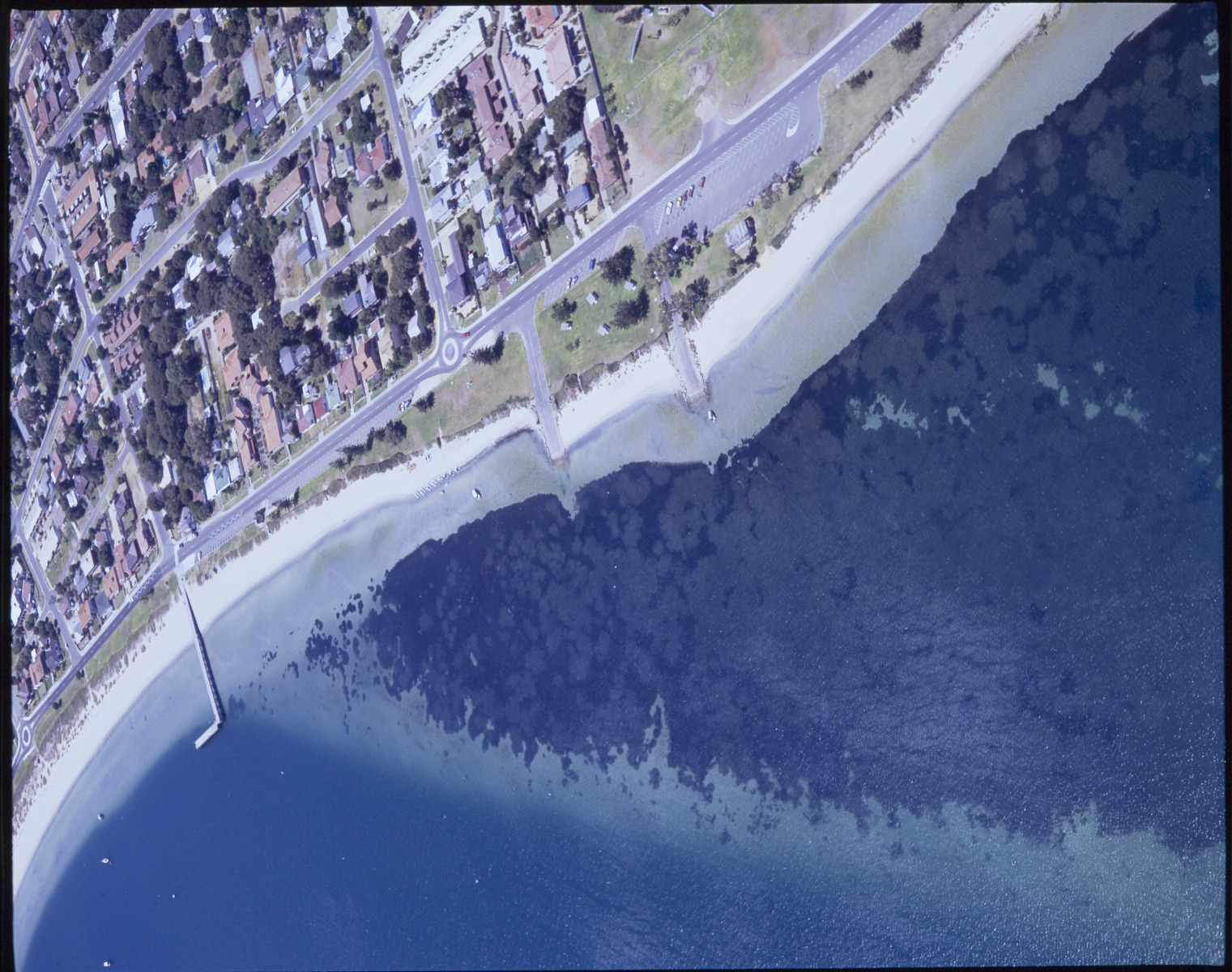 Aerial photographs of Rockingham - JPG 627.5 KB