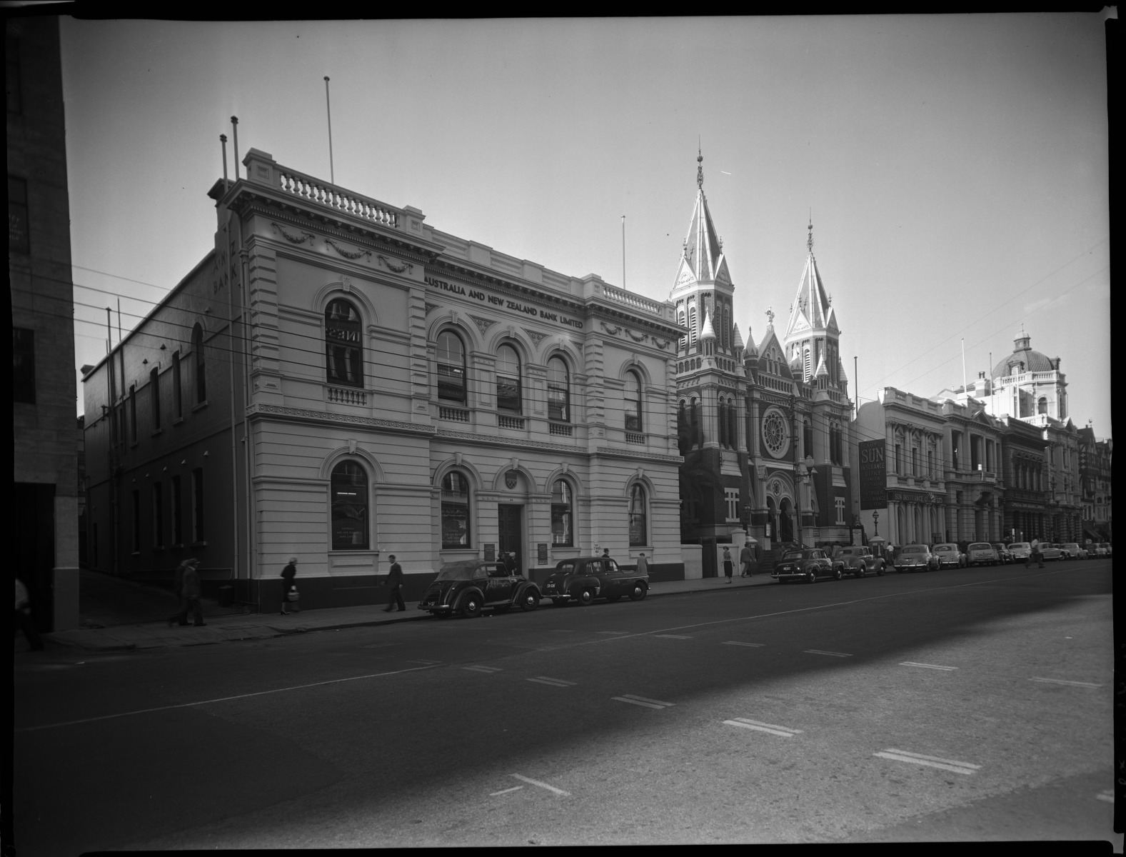 ANZ Bank building, St George's Terrace, Perth - JPG 328.5 KB