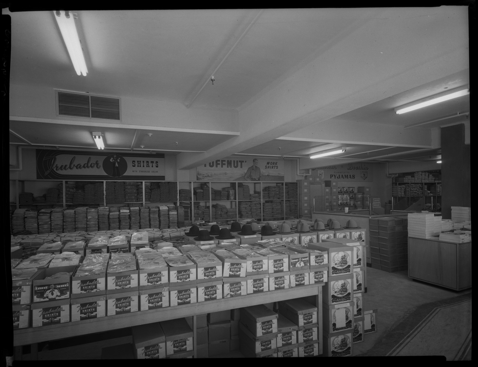 Working in Wills House, 573 Wellington Street Perth for G & R Wills ...