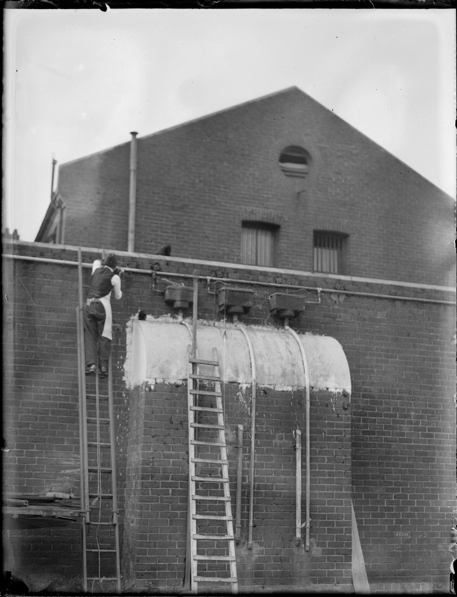 Escape from the Perth Lock-Up, Roe Street - JPG 252.2 KB
