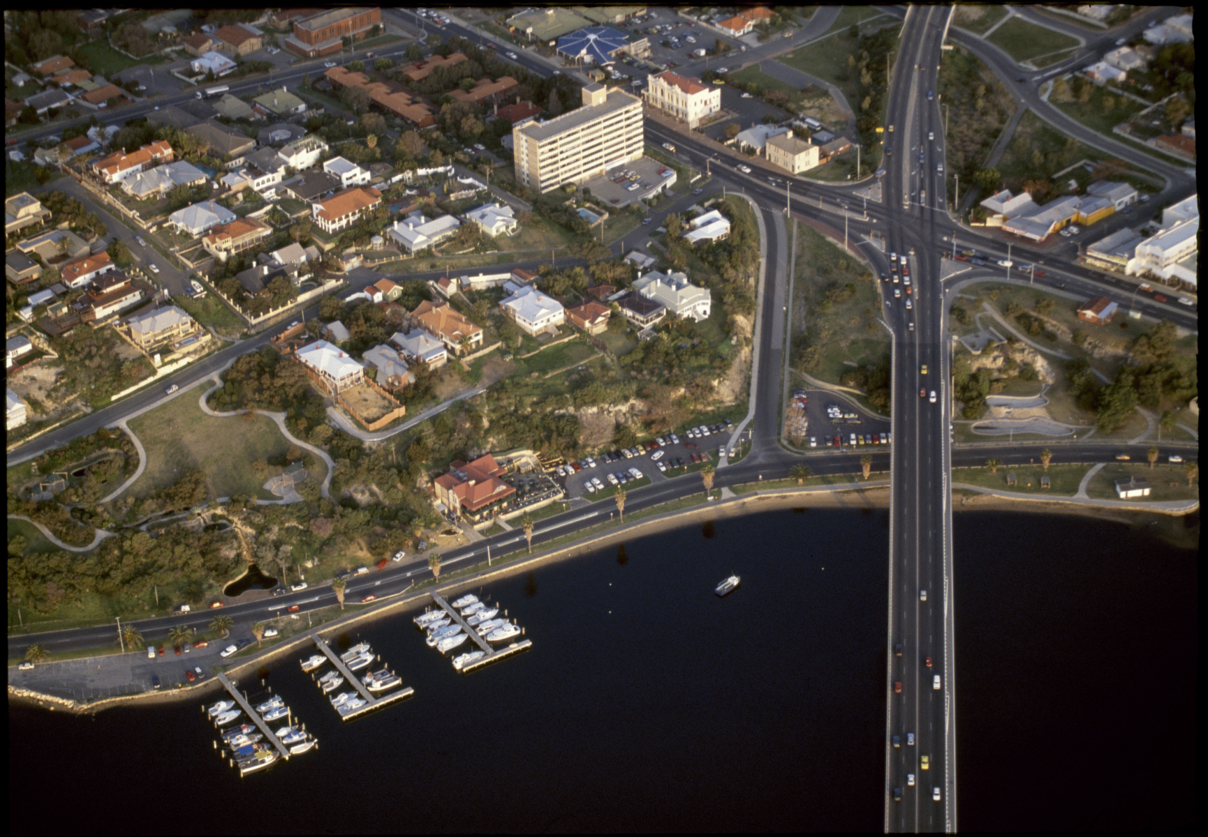 Aerial of East Fremantle and Stirling Bridge - JPG 677.8 KB