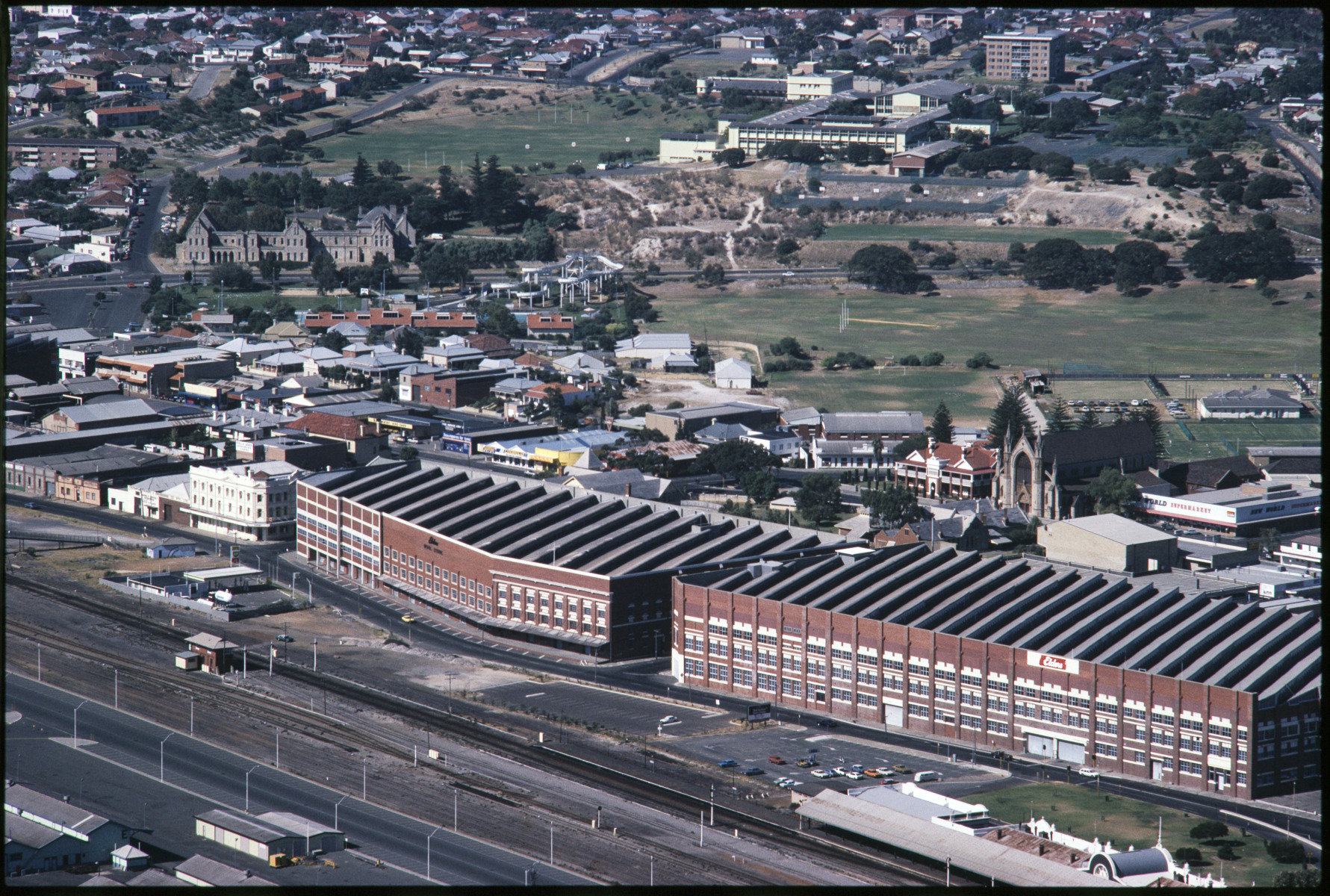 Elevated view of Elders woolstores, Fremantle - JPG 934.1 KB