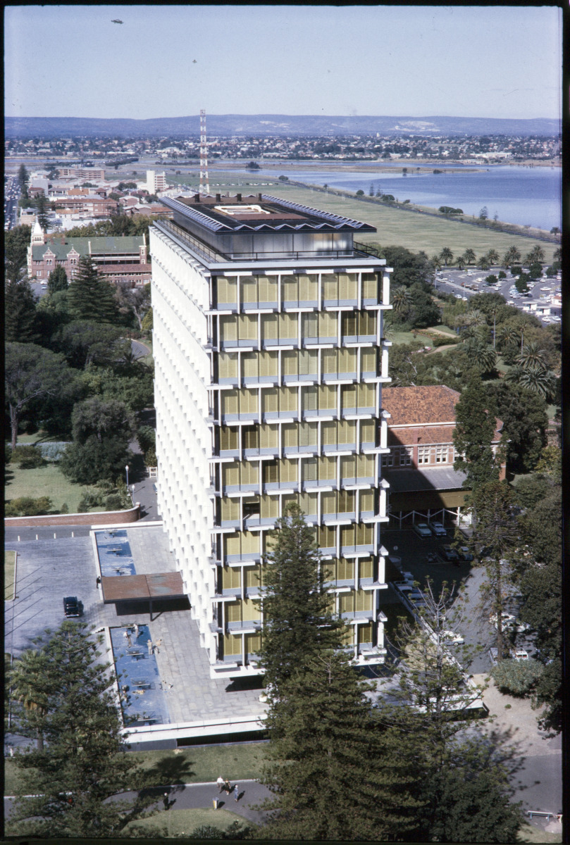 Aerial photograph of Council House in Perth - JPG 410.1 KB