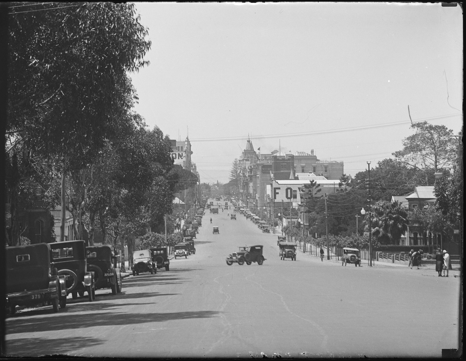 Looking east down St George's Terrace - JPG 454.3 KB