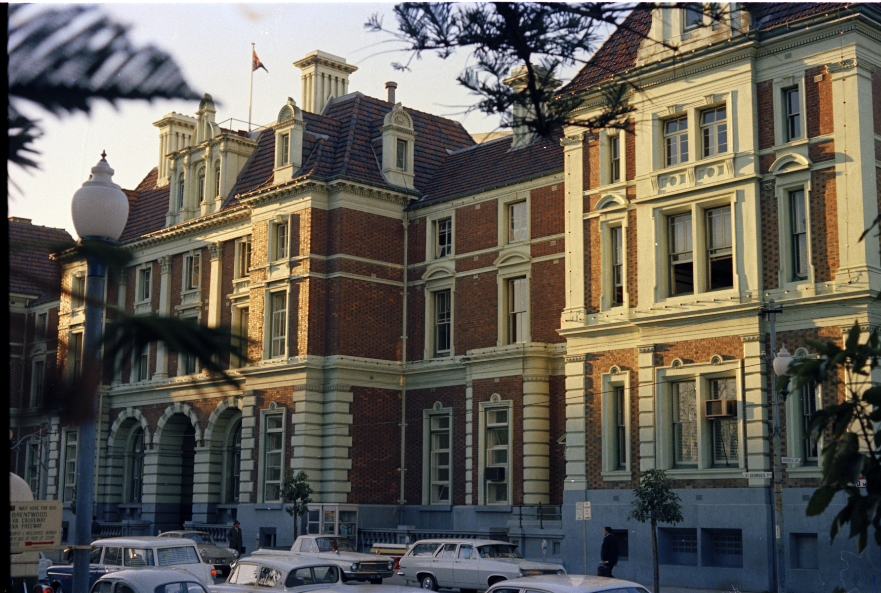 The Old Treasury Buildings, Perth - JPG 816.0 KB