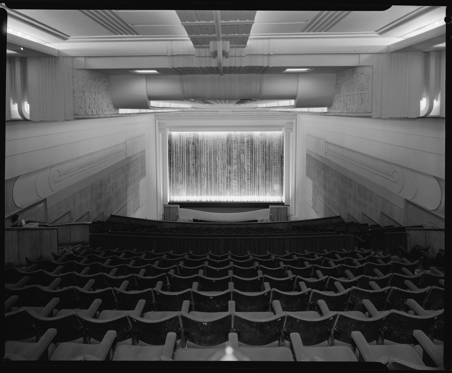 Interior of the Picadilly Theatre - JPG 297.7 KB