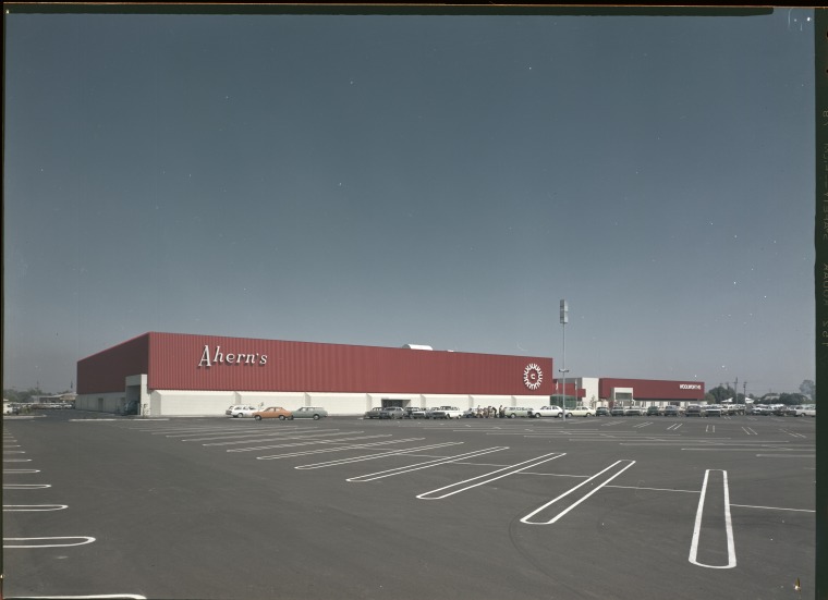 Carousel Shopping Centre - JPG 54.4 KB