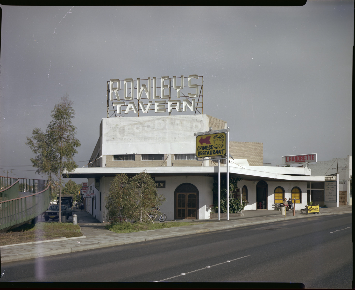 Rowleys Tavern, 903 Canning Highway, Canning Bridge, July 1981 - JPG ...