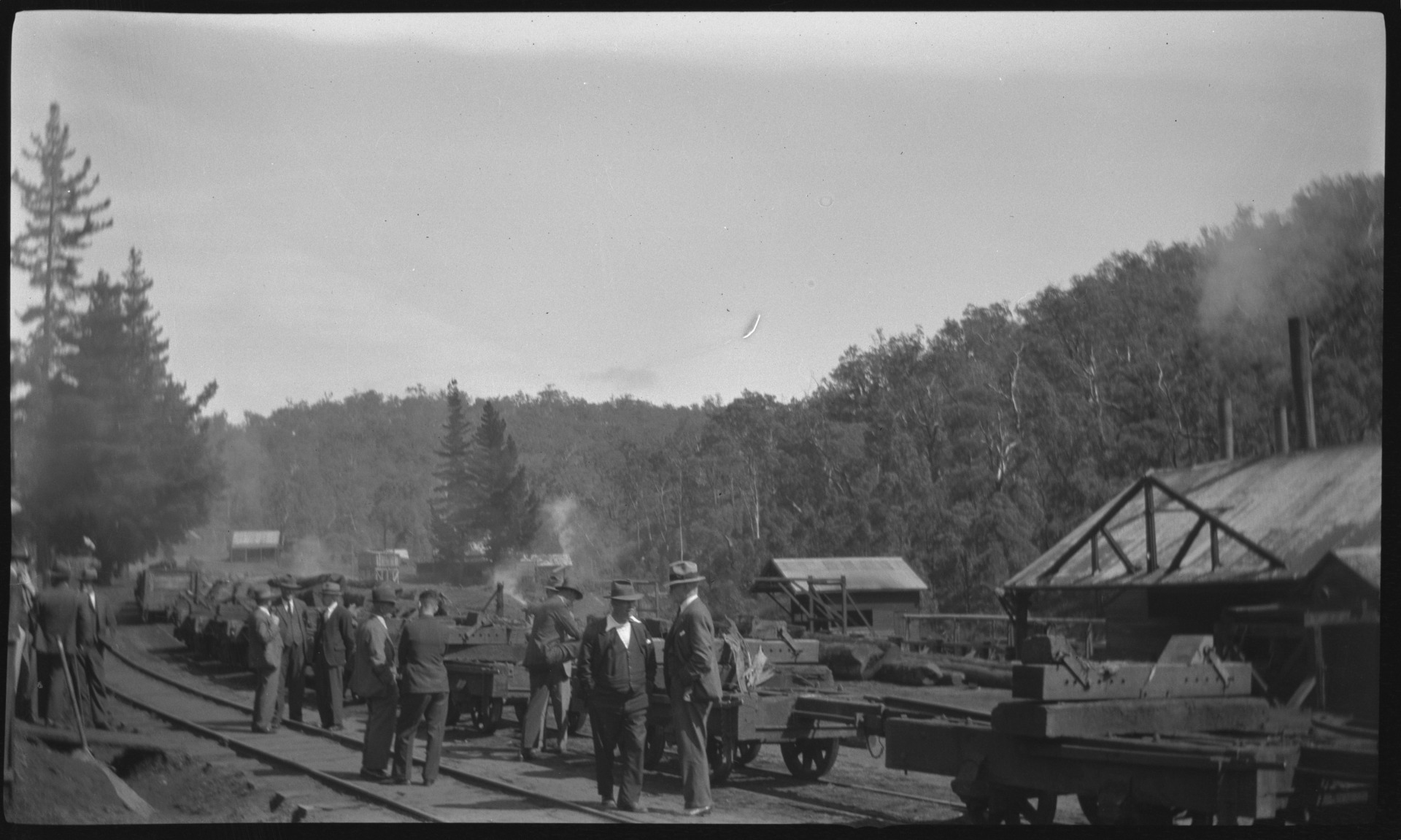 Arbitration Court members inspecting Nanga Brook Mill, September 1936 ...