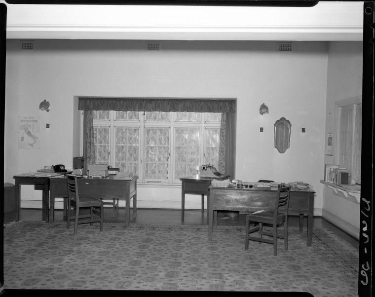 Italian Consulate office - JPG 92.2 KB