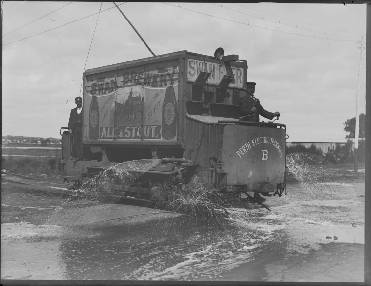 Tram track cleaner belonging to the Perth Electric Tramways - JPG 104.9 KB