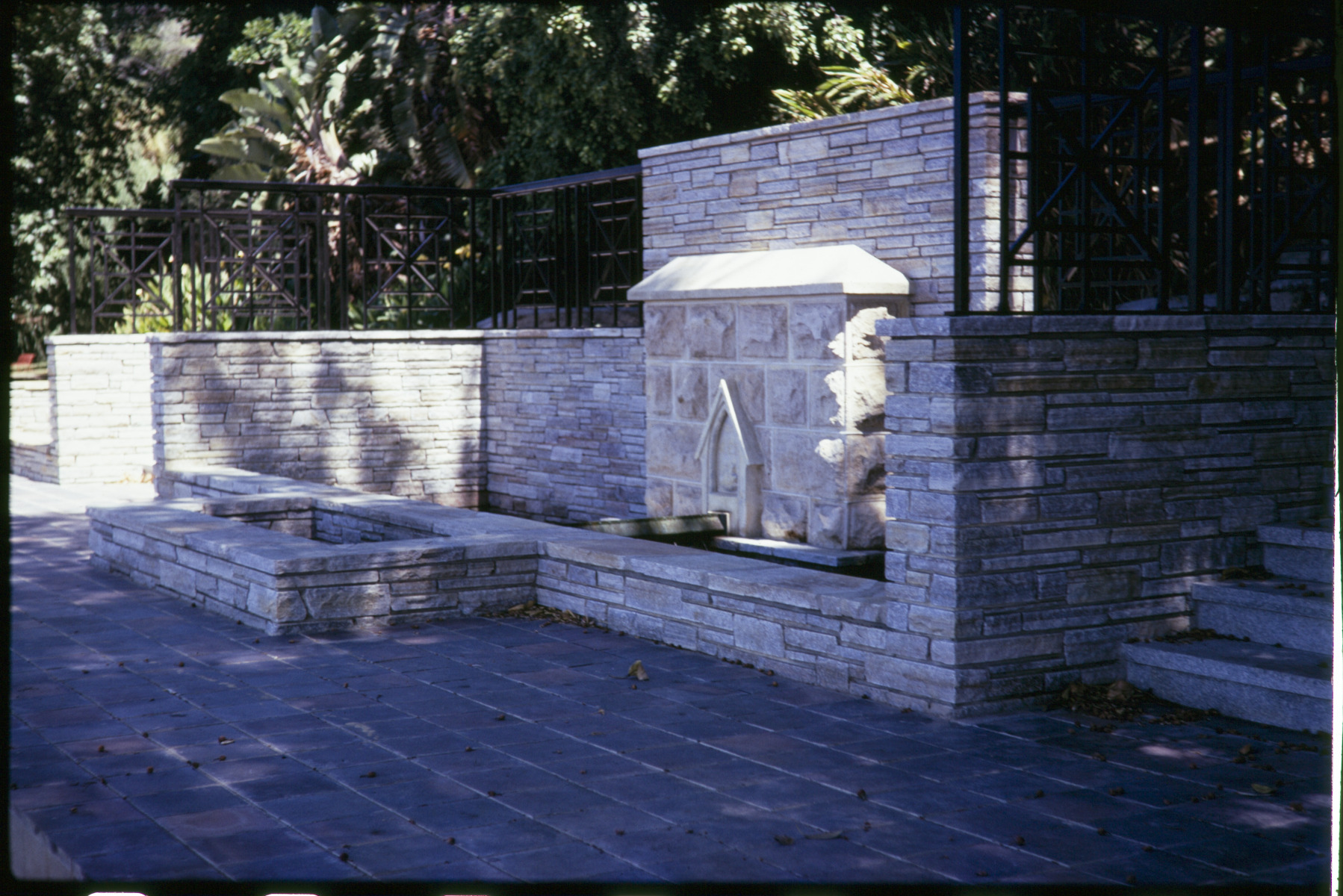 Kennedy's Fountain, Mounts Bay Road, 25.1.70 - JPG 658.8 KB