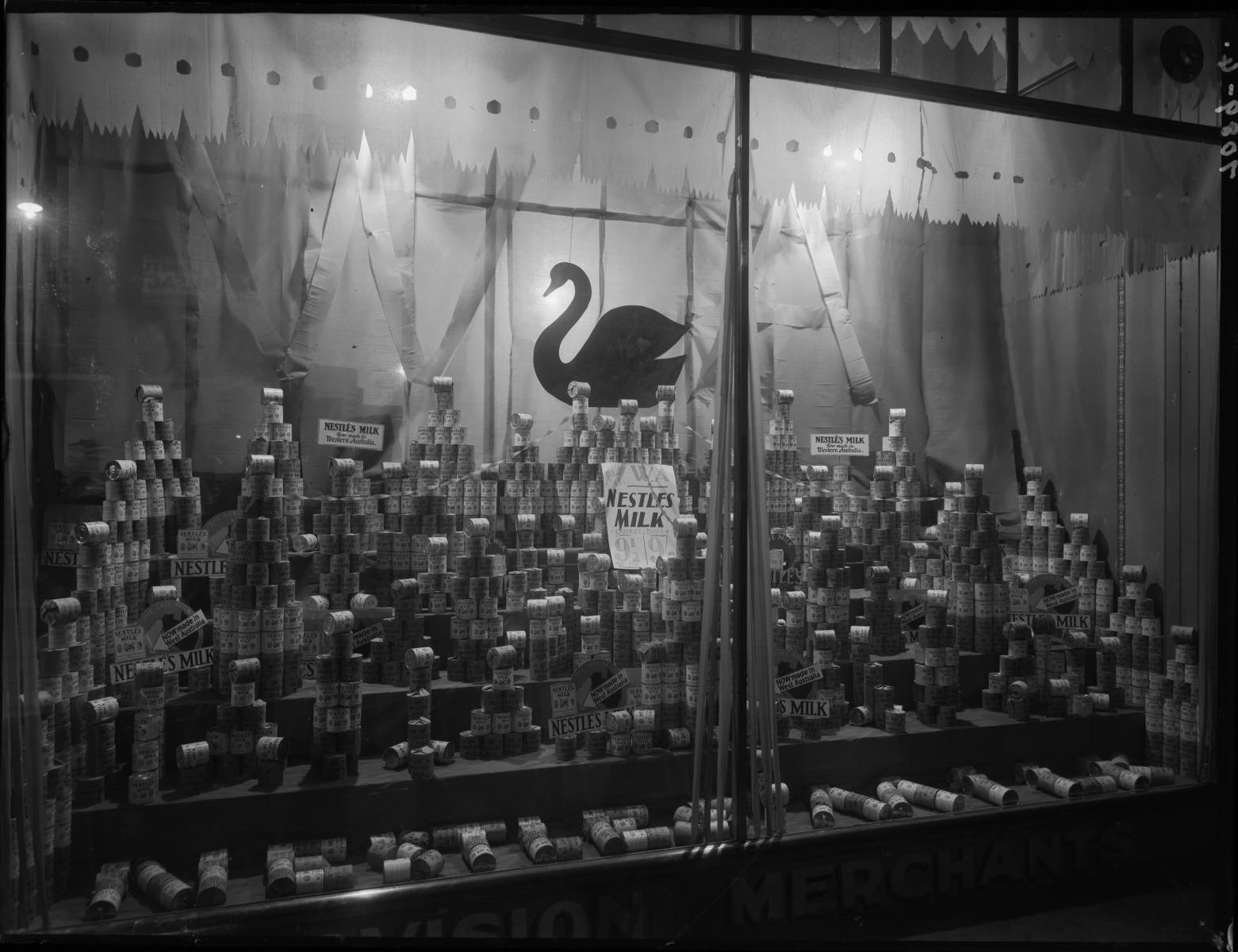 Window display of Nestles condensed milk made in Waroona - JPG 326.6 KB