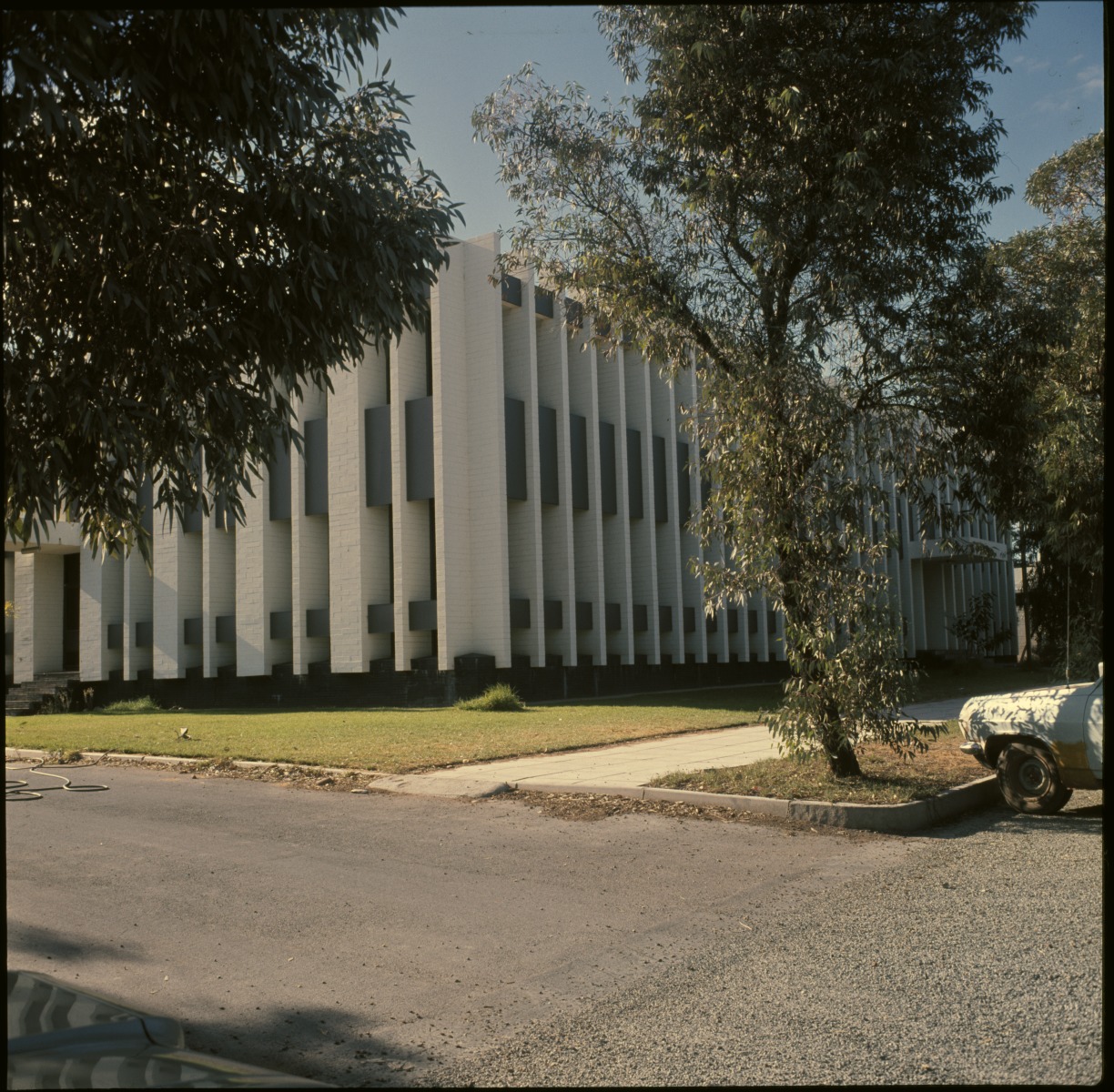 Court House, Kalgoorlie, 1976 - JPG 489.3 KB
