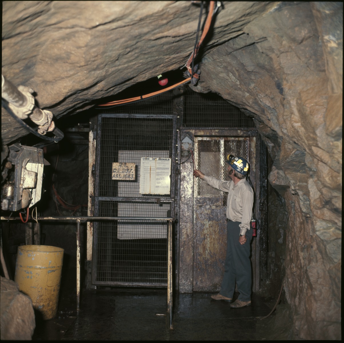 Hainault Tourist Mine, Kalgoorlie, 1976 - JPG 329.1 KB
