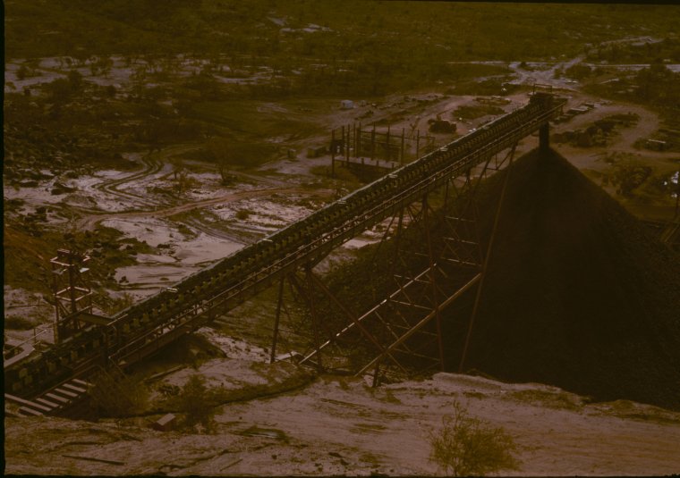 Mining at Tom Price, 1968 - JPG 86.5 KB